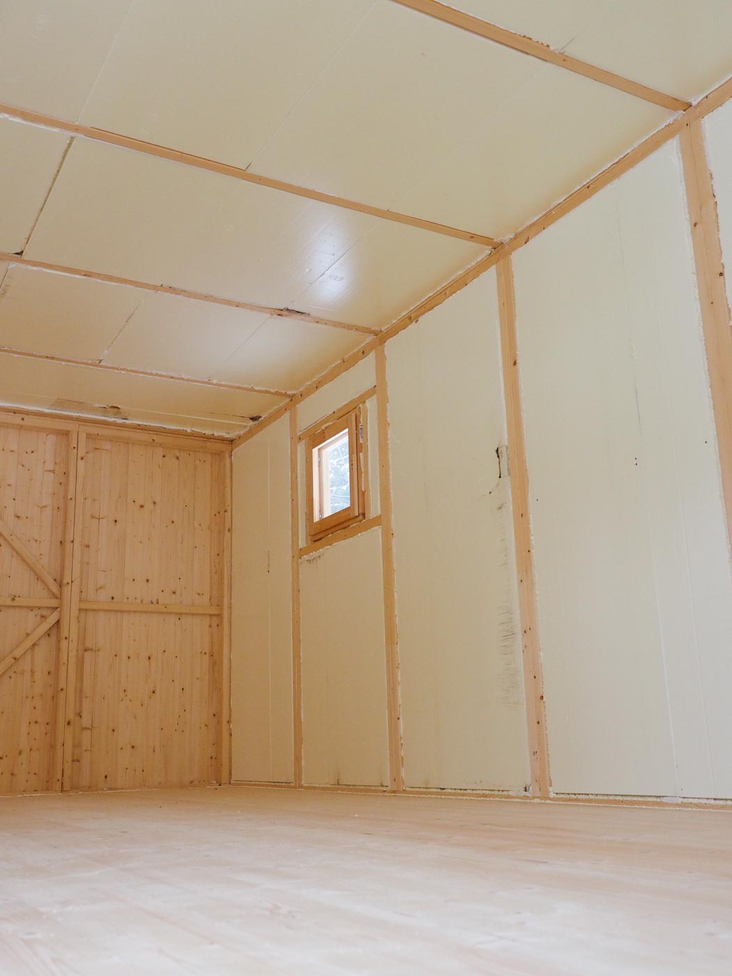 Valmiiksi eristetyt elementit !!uutta!! | Pihavarasto, pihavaja ...